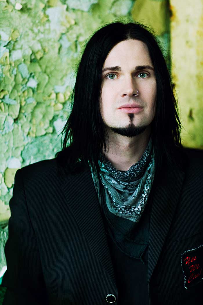 Helloween - "Unarmed-Best of 25th Anniversary" - Interview mit Sascha ...