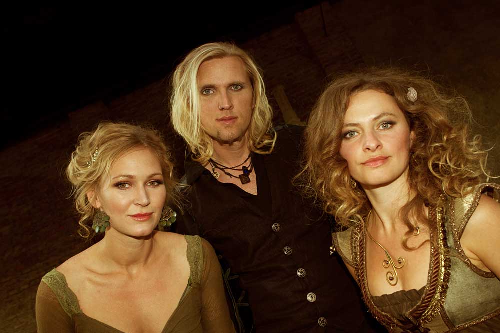 FAUN unterschreibt Vertrag bei Koch Universal Music | track4 blog